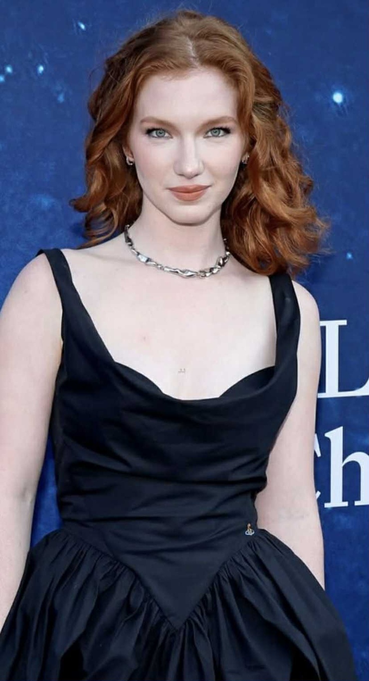 Annalise Basso picture