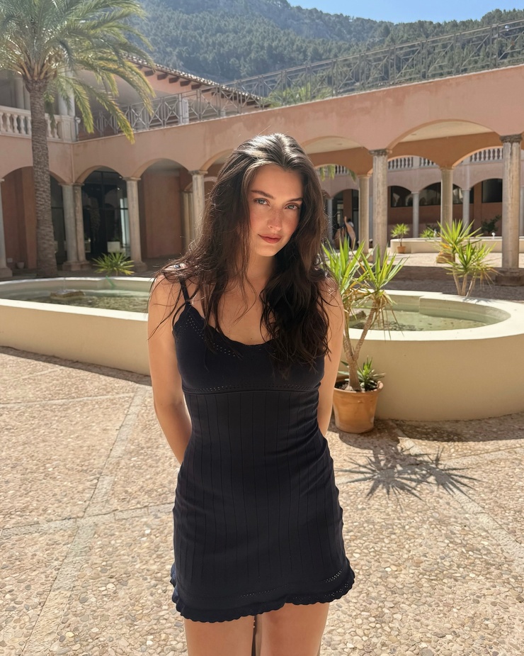 Image of Jessica Clements