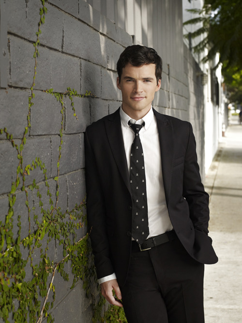Picture of Ian Harding