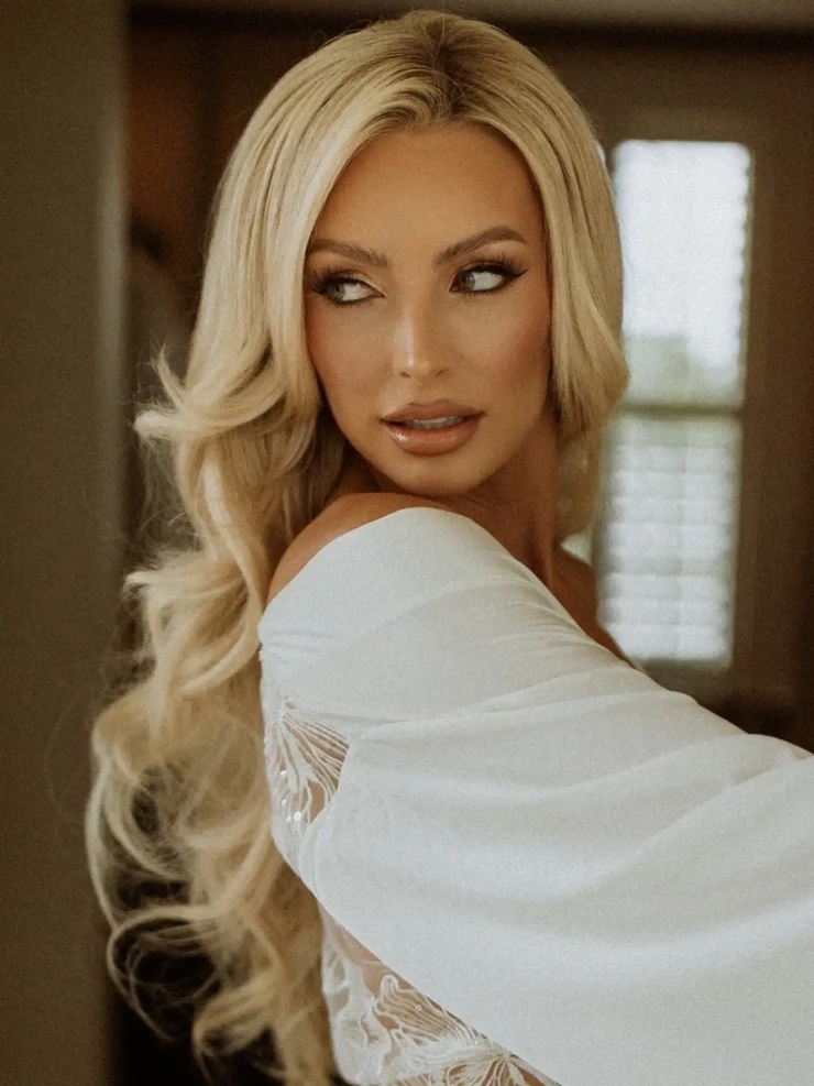 Picture of Holly Stocks