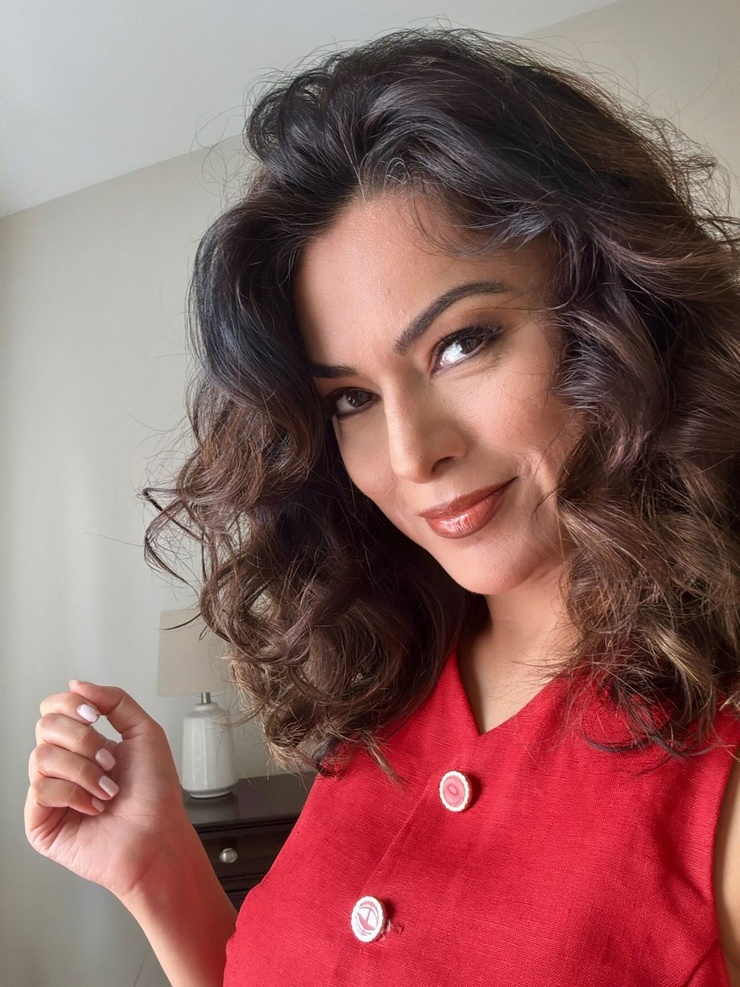 Picture of Aishah Hasnie