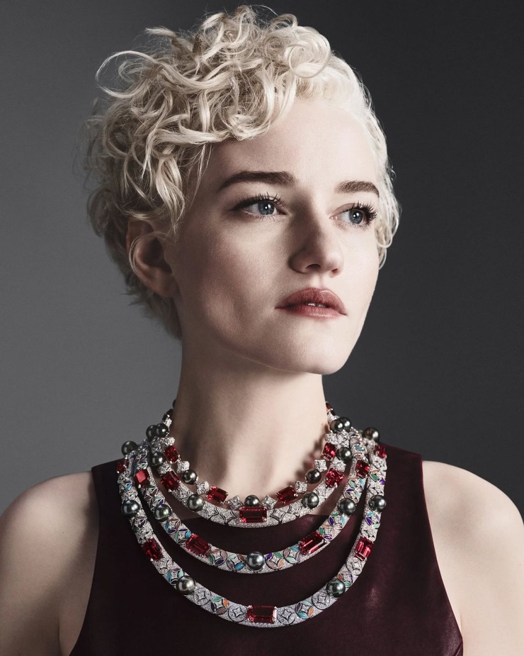Picture of Julia Garner