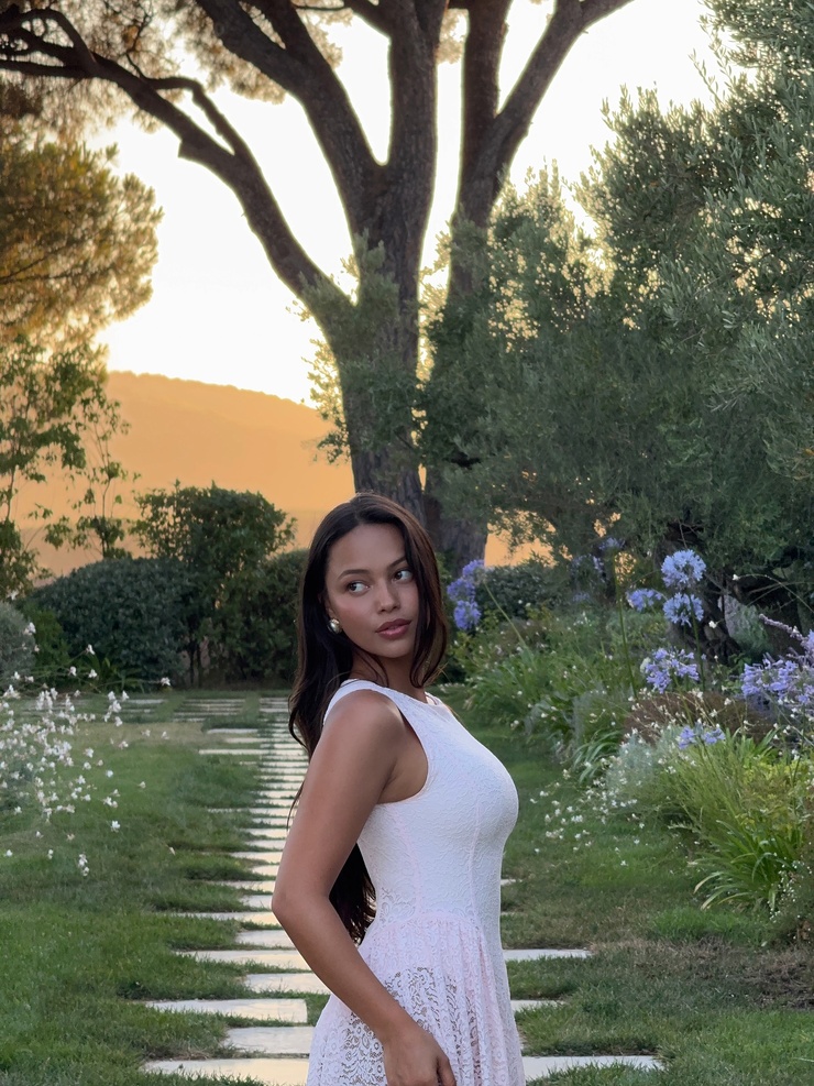 Fiona Barron picture