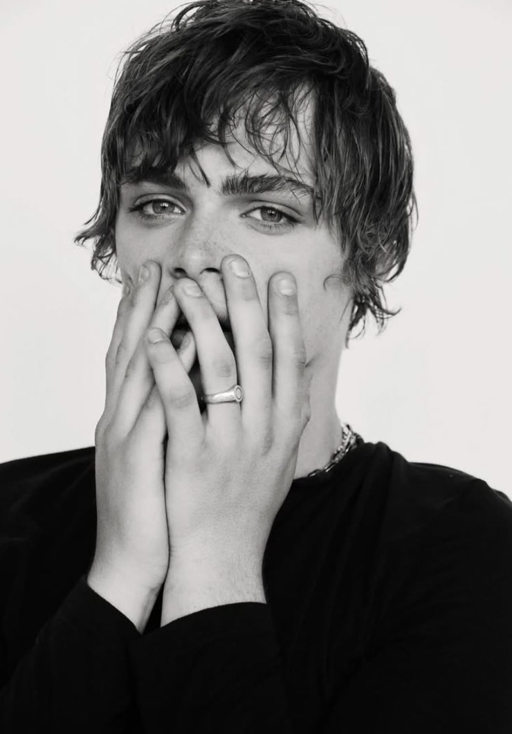 Billy Barratt image