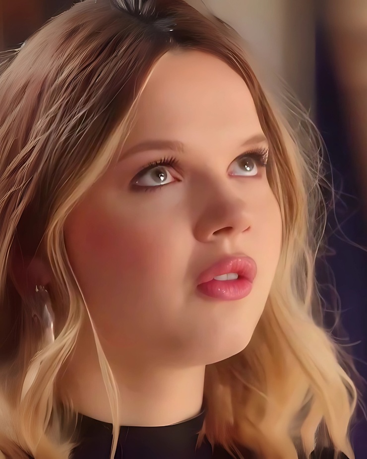 Picture of Coco Lovelock