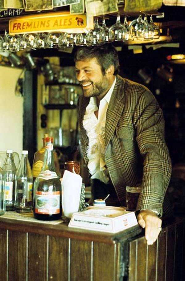 Oliver Reed picture
