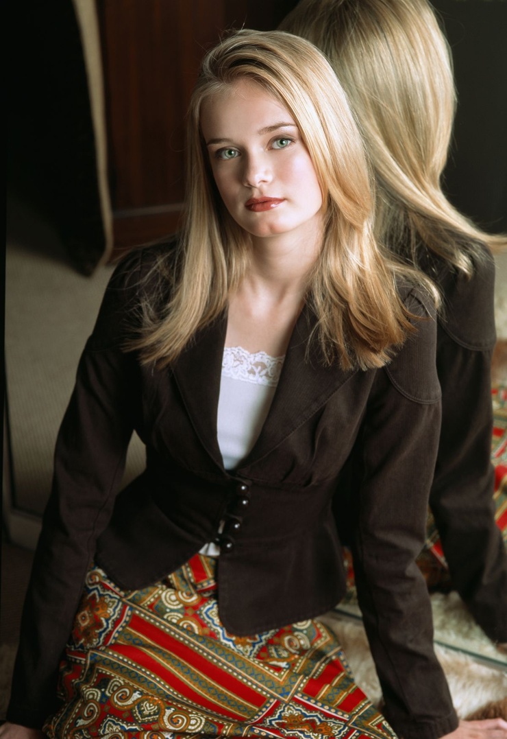 Picture of Sara Paxton