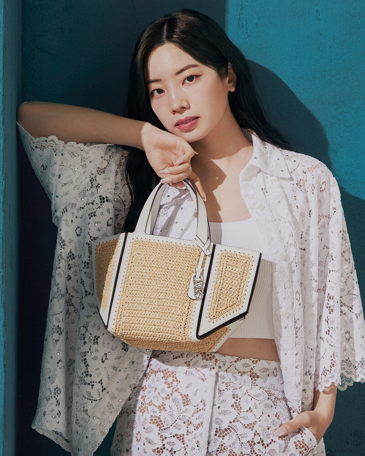 Kim Da-Hyun picture