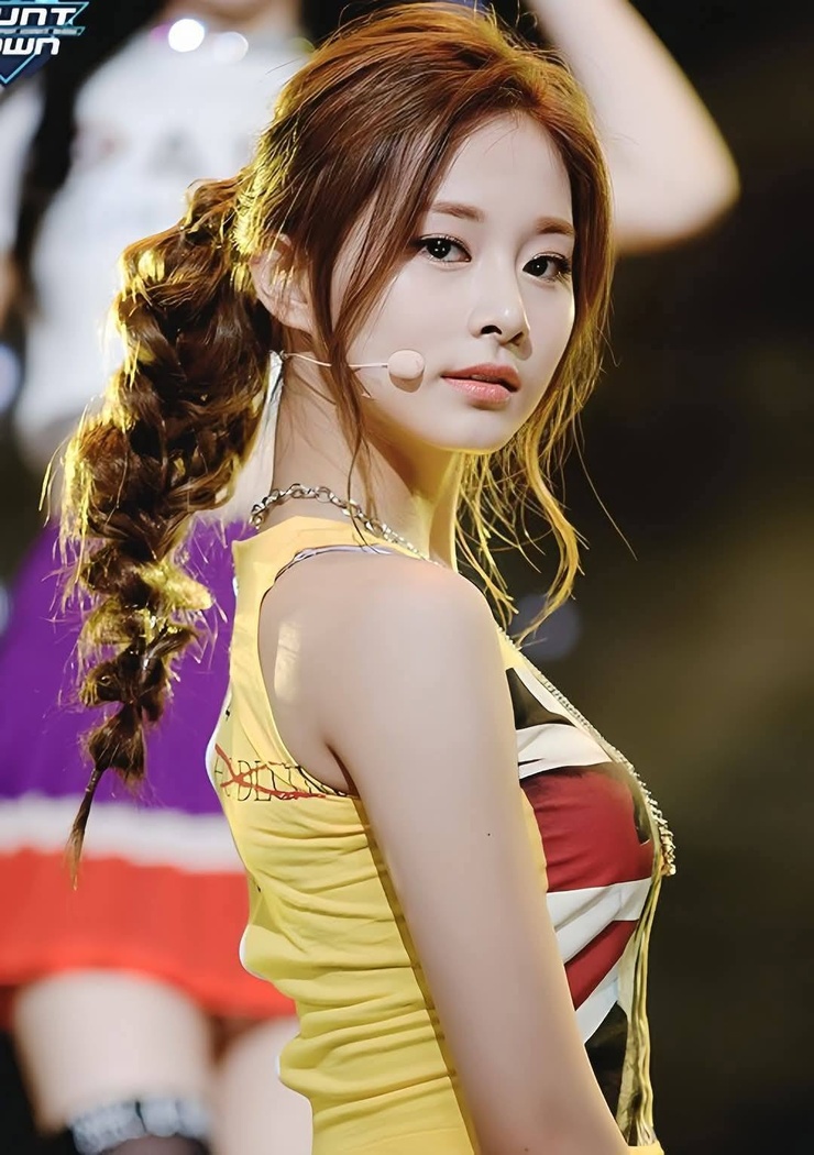 Picture of Chou Tzu-yu (Tzuyu)