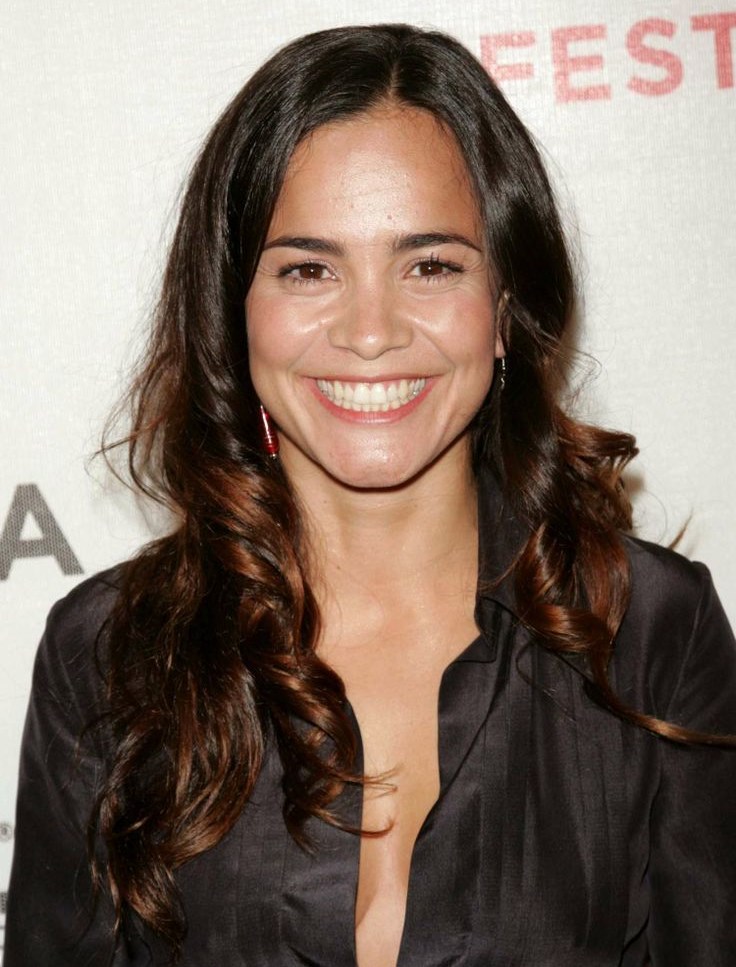 Picture of Alice Braga
