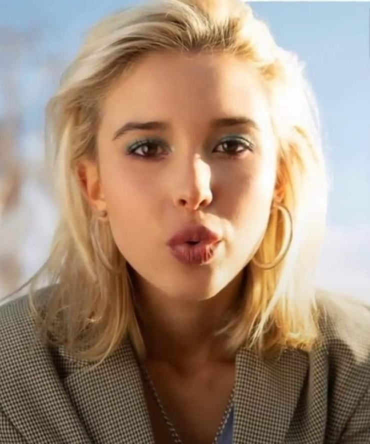 Picture of Isabel May