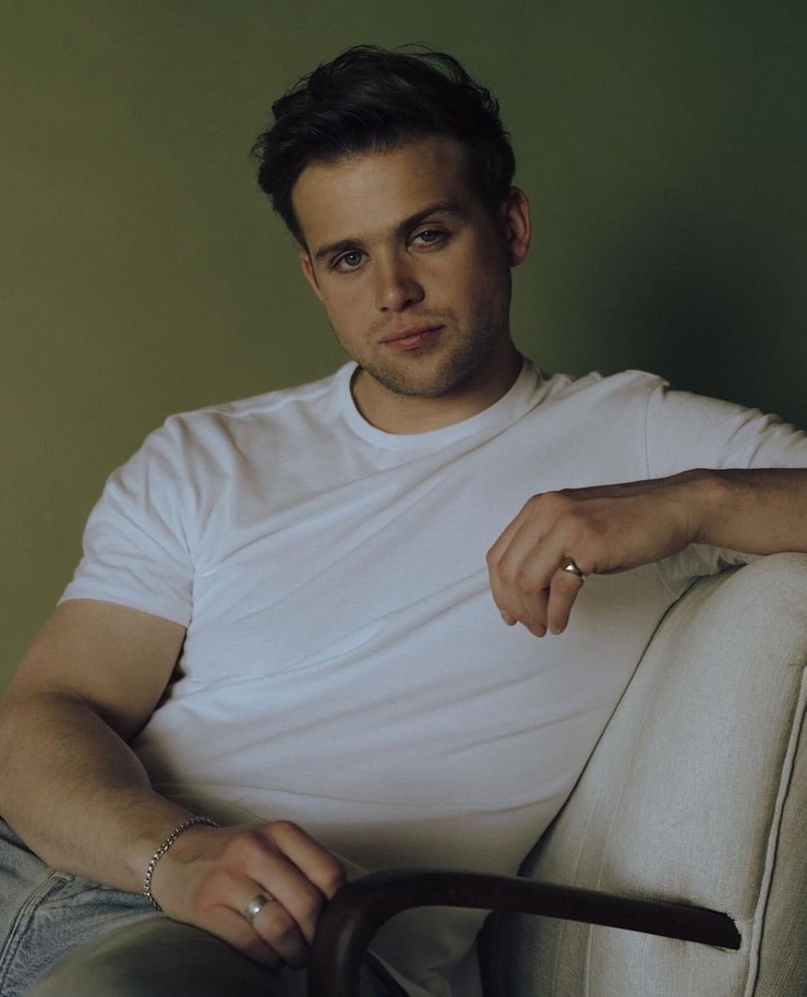 Leo Woodall image