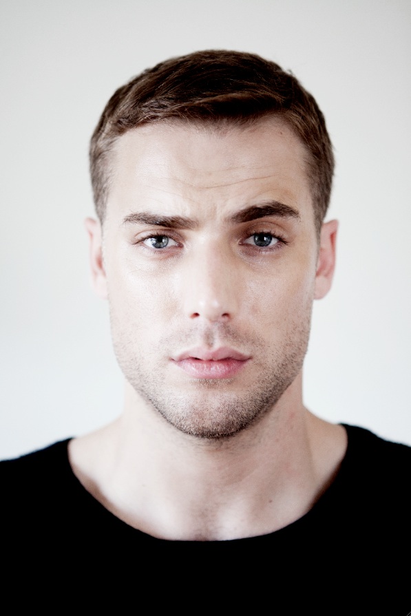 Picture of Dustin Milligan