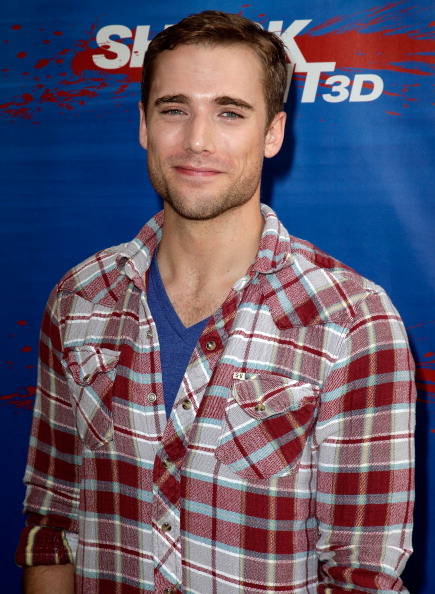 Picture of Dustin Milligan