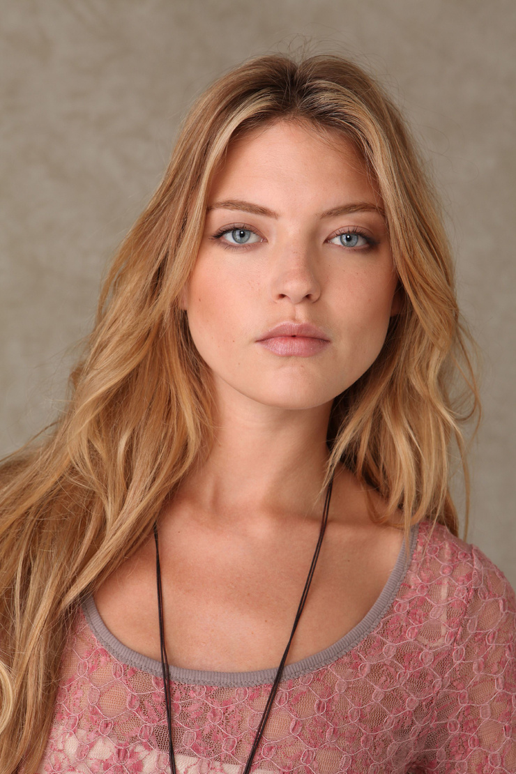 Martha Hunt image