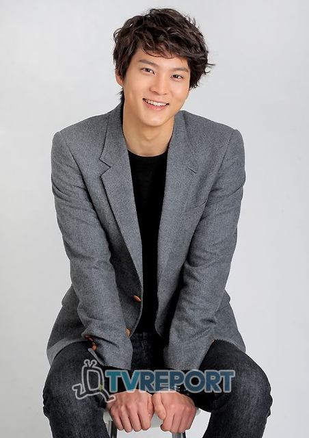 Picture of Moon Joo-Won