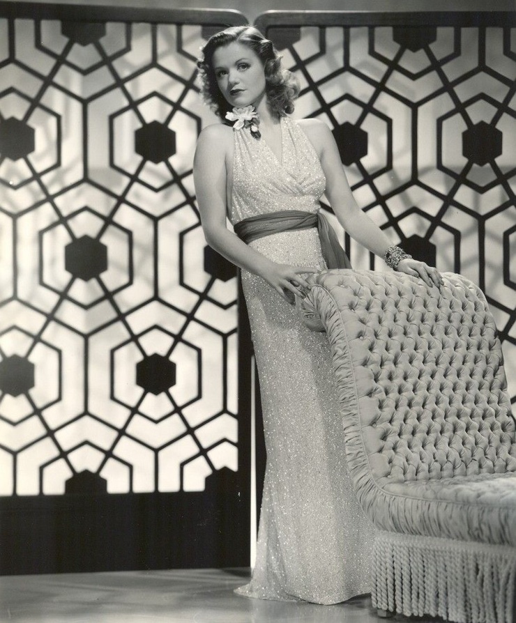 Picture of Simone Simon