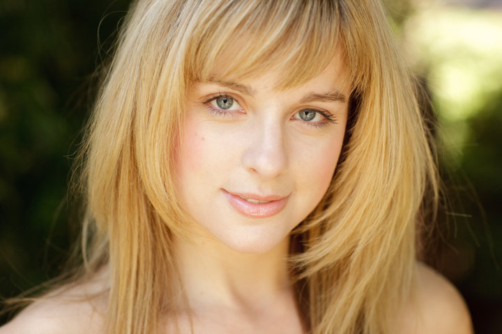 Erica Rhodes picture