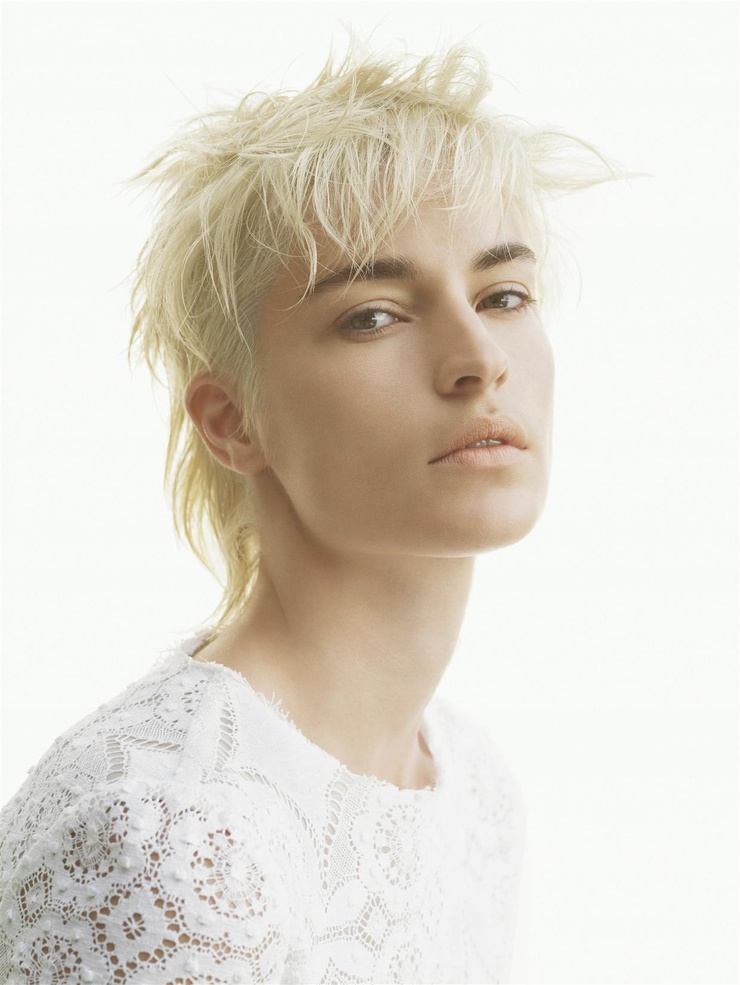Amanda Moore image