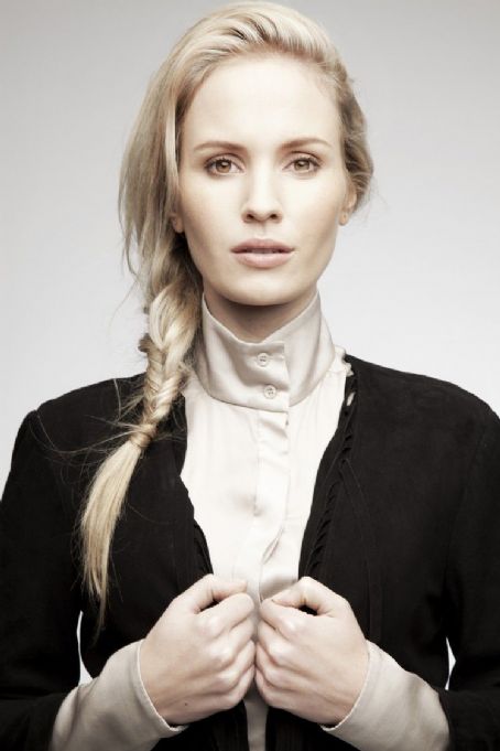 Tess Montgomery image