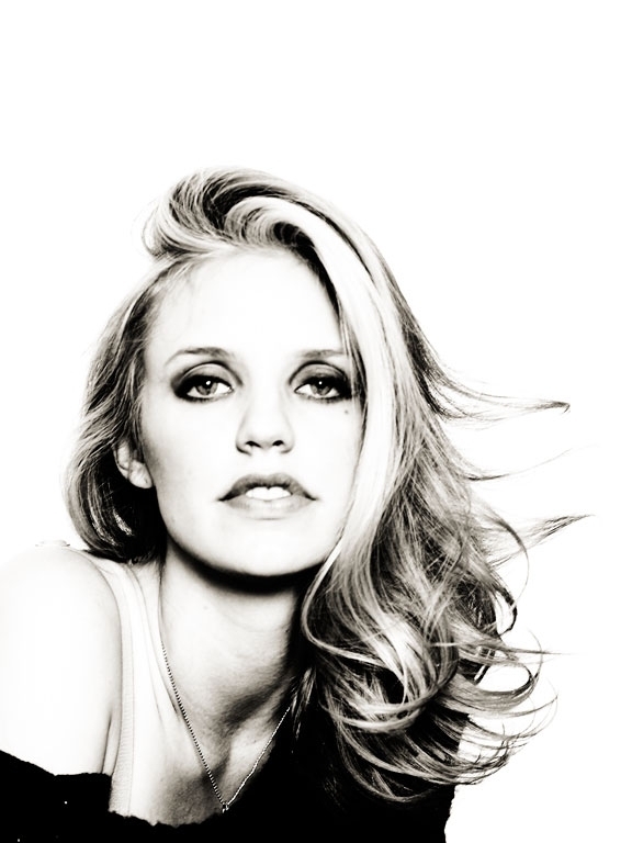 Picture of Kelli Garner