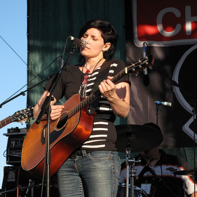 Picture of Lisa Dewey