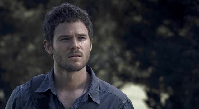 Picture of Aaron Ashmore