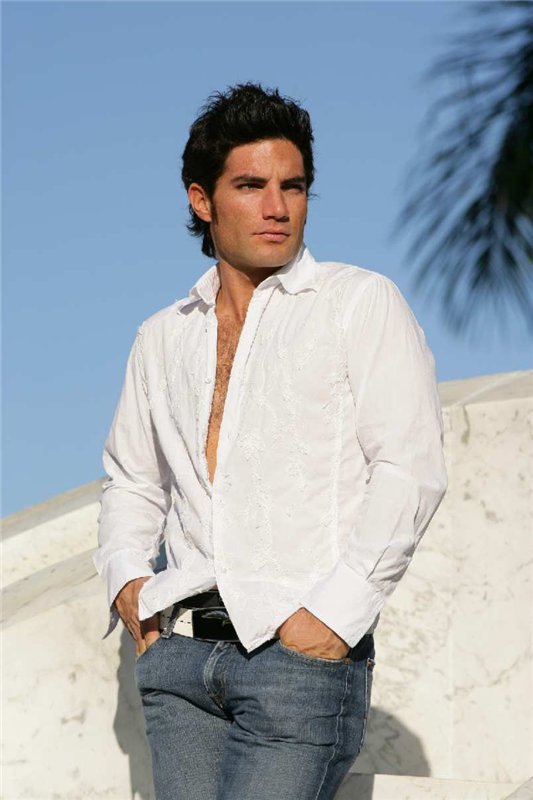 Picture of Víctor González