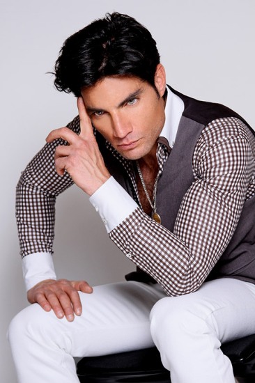 Picture of Víctor González