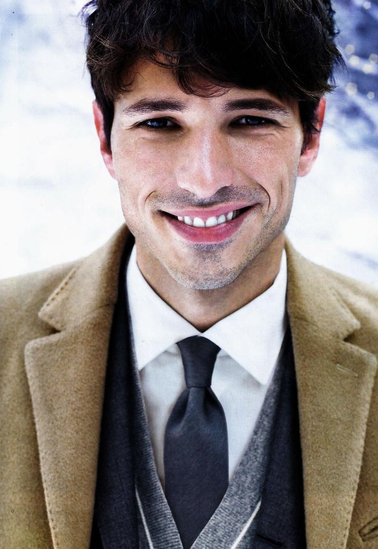 Picture of Andrés Velencoso