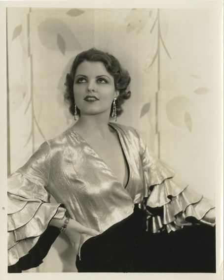 Picture of Lilian Bond