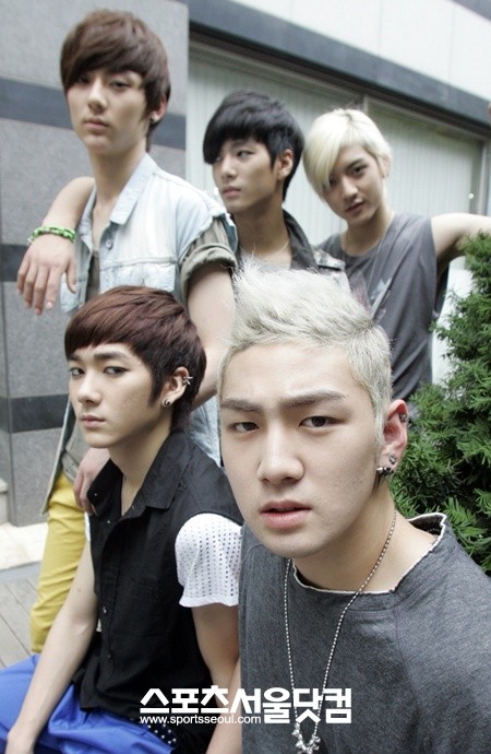 Picture of NU'EST