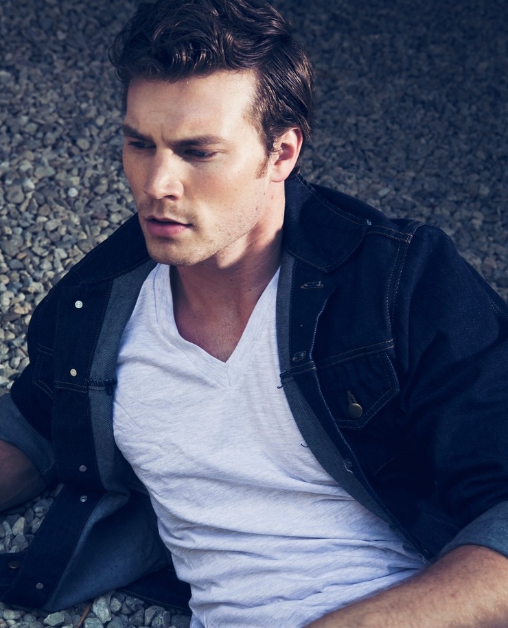Derek Theler image