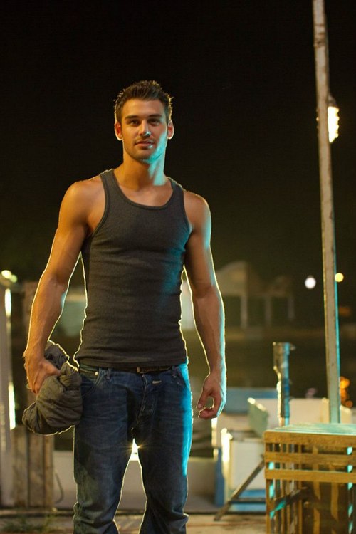 Ryan Guzman picture