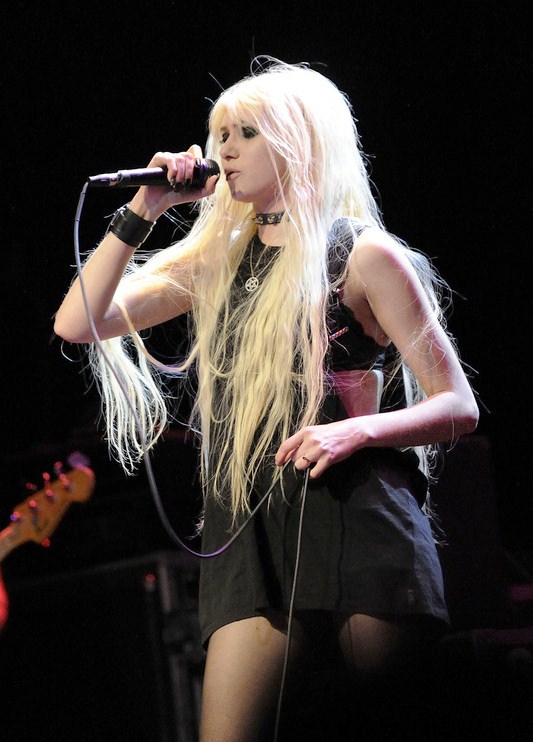 Picture of Taylor Momsen