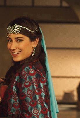 Hazal Kaya picture