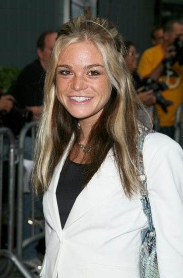 Ellen Muth Biography