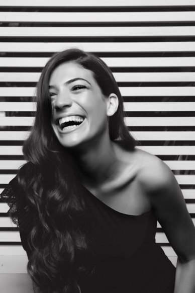 Ivi Adamou picture