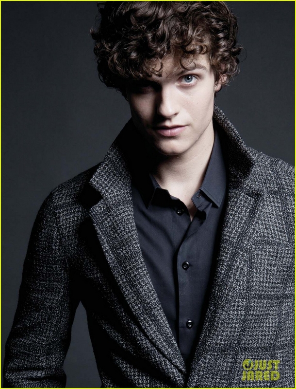 Daniel Sharman image