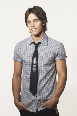 Picture of Dean Geyer