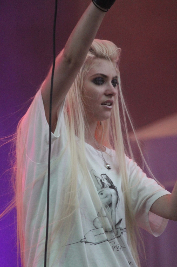 Picture of Taylor Momsen