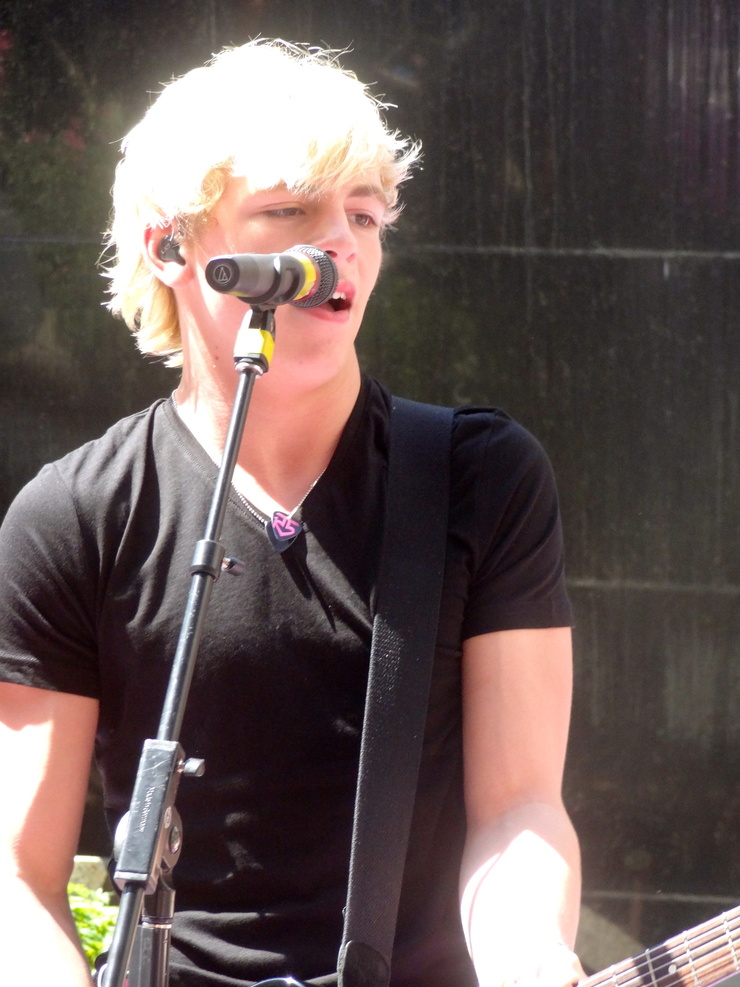 Picture of Ross Lynch