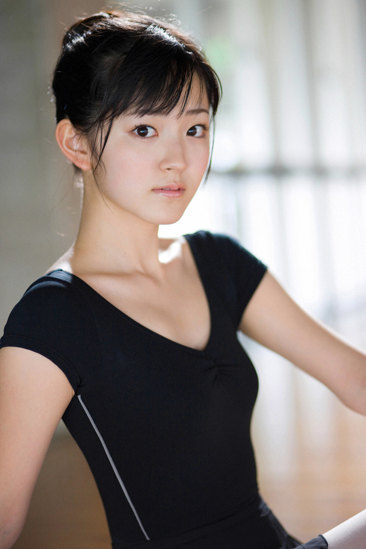 Picture of Airi Suzuki