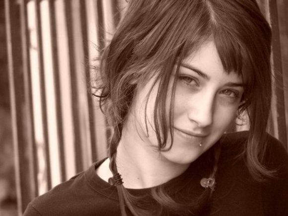 Picture of Hazal Kaya