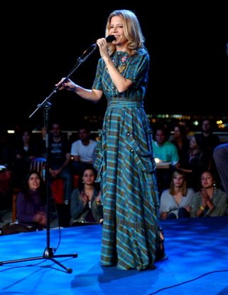 Picture of Paula Toller