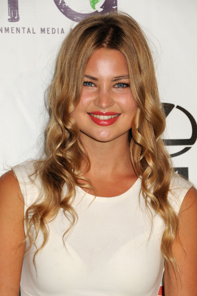 Picture of Jennifer Akerman