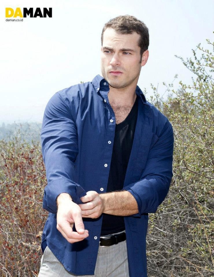 Picture of Shawn Roberts