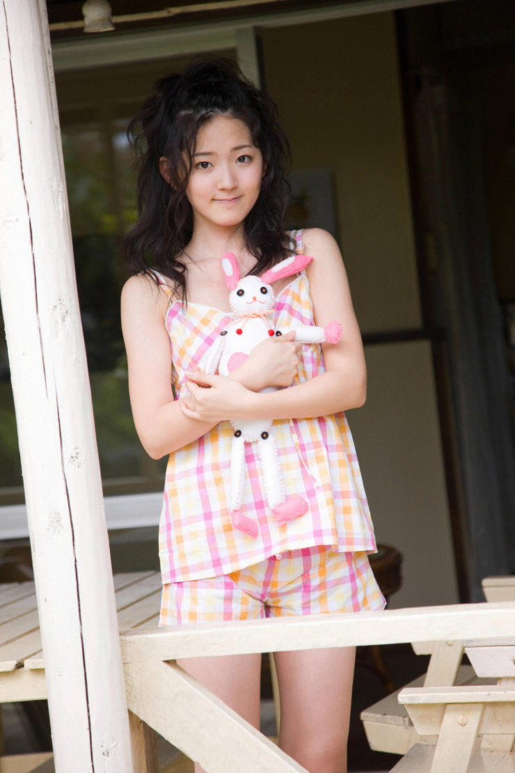 Picture of Airi Suzuki