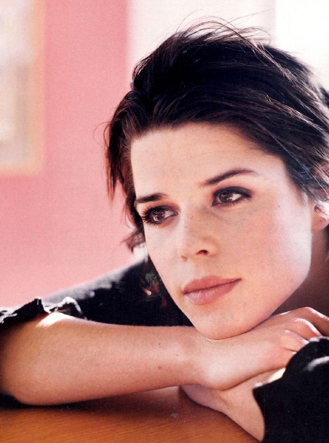 Picture of Neve Campbell