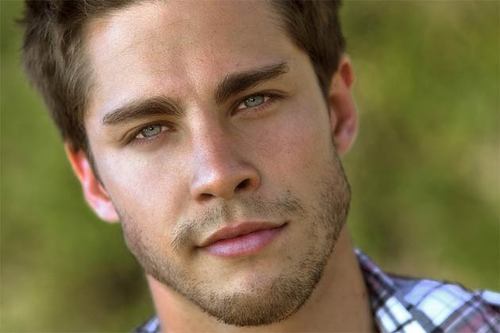 Dean Geyer image